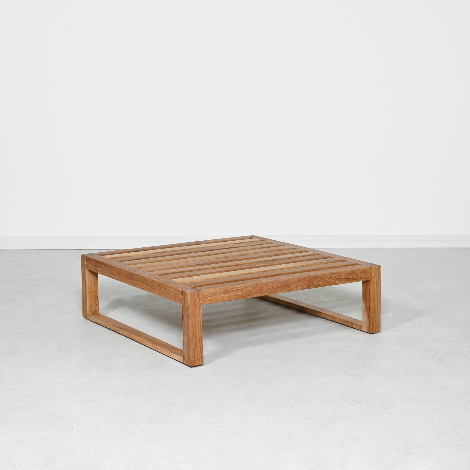 Wood outdoor modular lounge