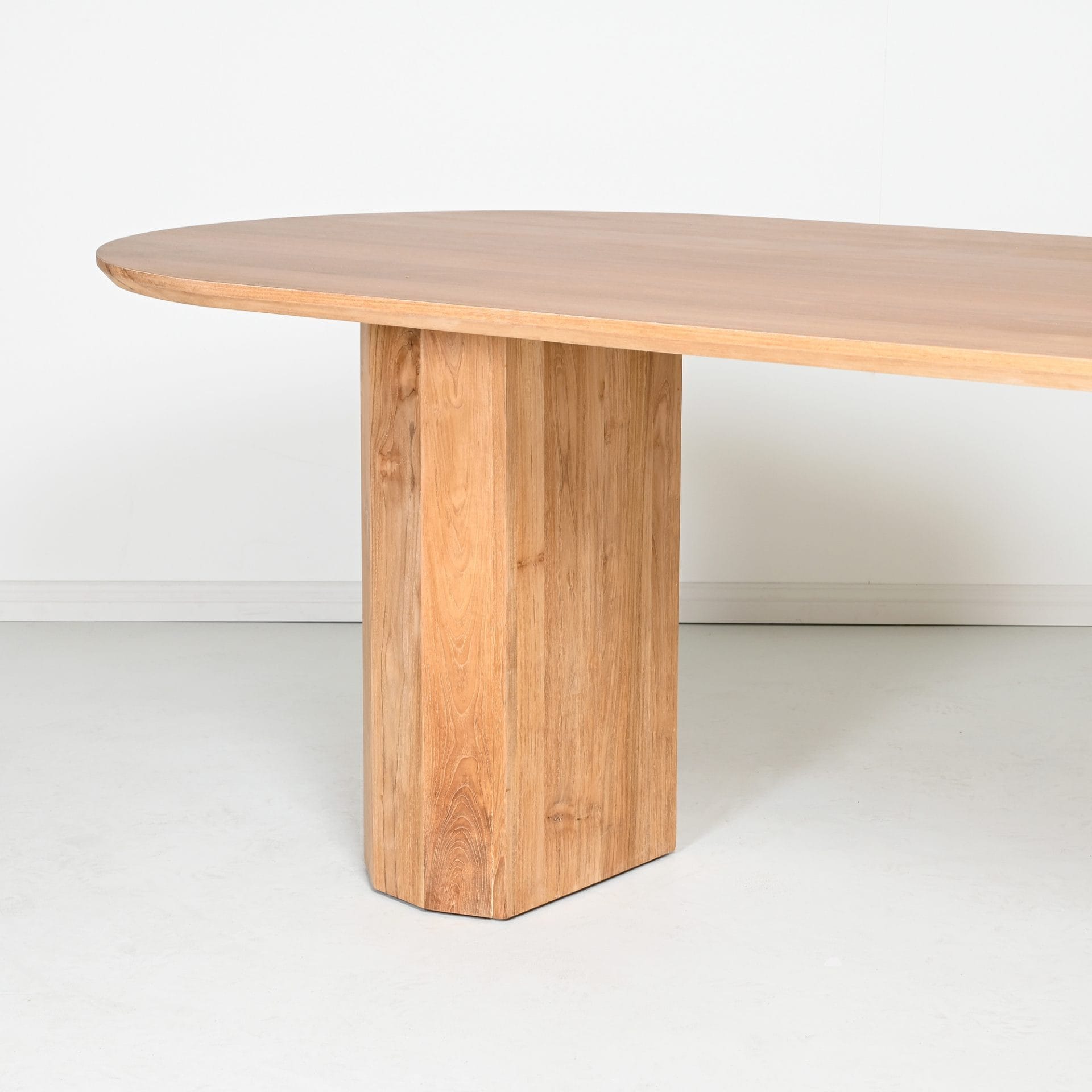 Wood oval dining table