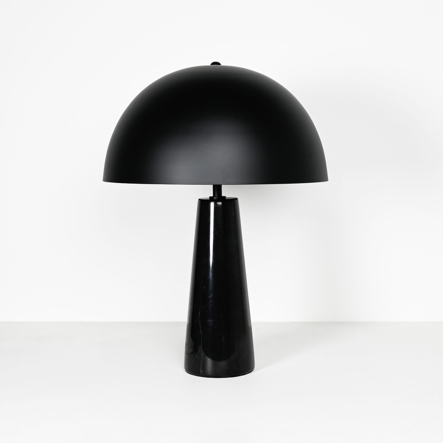Black marble table lamp