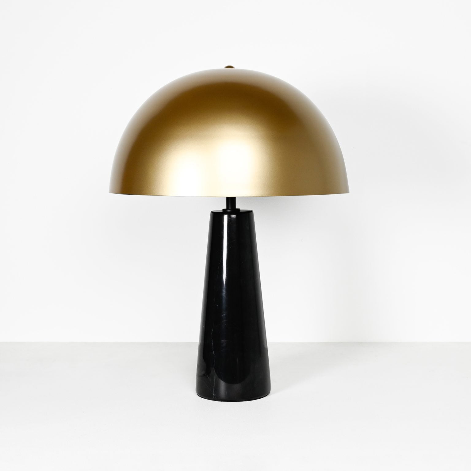 Black marble table lamp